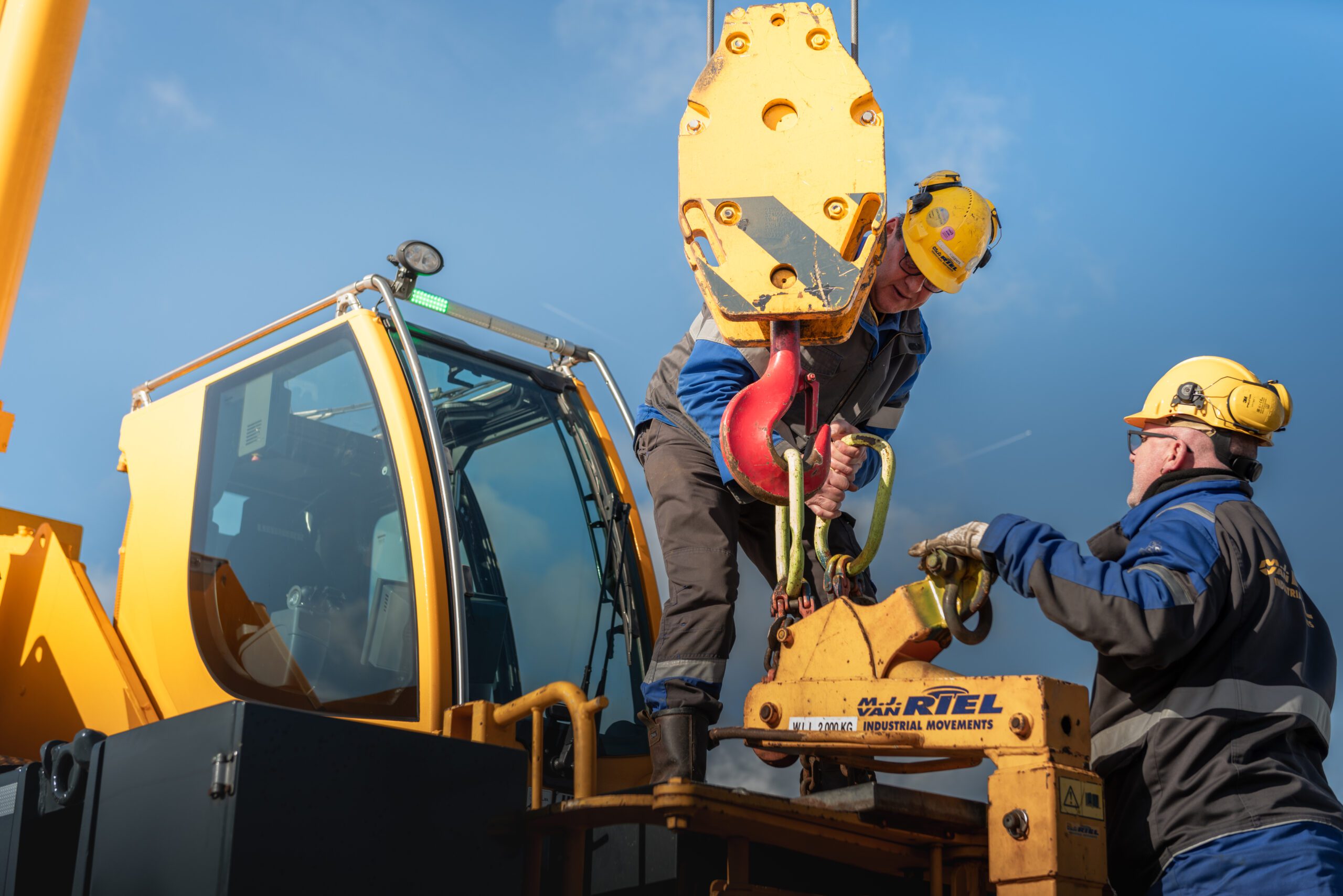 Rigger - MJ van Riel